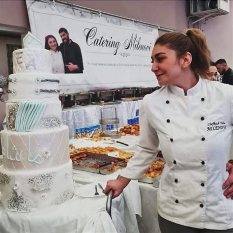 рецептата за тестото Необходими продукти • 1 кг брашно 500 или 600 • 1 белтък • 1 супена