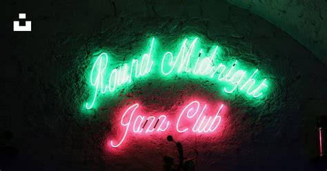 재즈 클럽 간판 사진 Unsplash의 무료 재즈 이미지