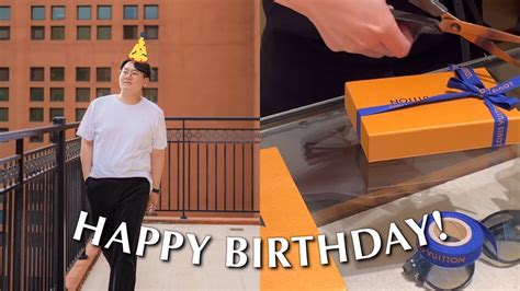 Vlog 9살 연상 남자친구 생일 브이로그 🎂 서프라이즈 생일파티 루이비통 키링 생일선물 아웃백 ️ Youtube