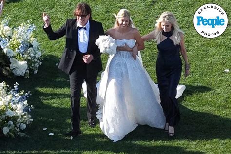 Heather Locklear And Richie Samboras Daughter Ava Marries Tyler Farrar