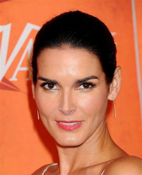 Angie Harmon Workout Harmons Fans Want Her To Be A Lesbian