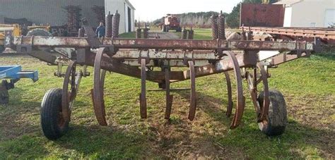 8 Shank Chisel Plow One Shank Missing Albrecht Auction Service