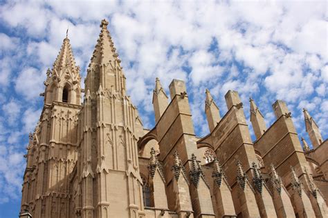 무료 이미지 건물 경계표 정면 교회에 성당 예배 장소 스페인 첨탑 뾰족한 탑 마요르카 역사적으로 팔마 고딕 양식의 건축물 5184x3456