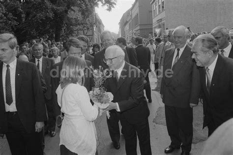 Ddr Fotoarchiv Greifswald Begrüßung Erich Honeckers In Greifswald In
