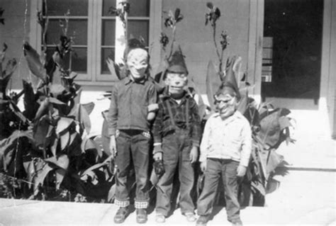 Пугающие костюмы на Хэллоуин прошлых лет