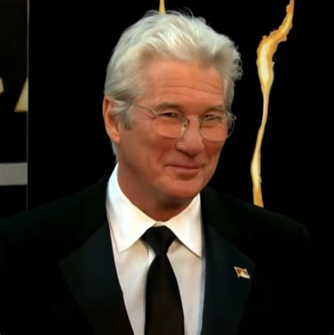 Той обичаше най красивата жена и намери щастието с дъщерята на приятеля си на 80 Любовният