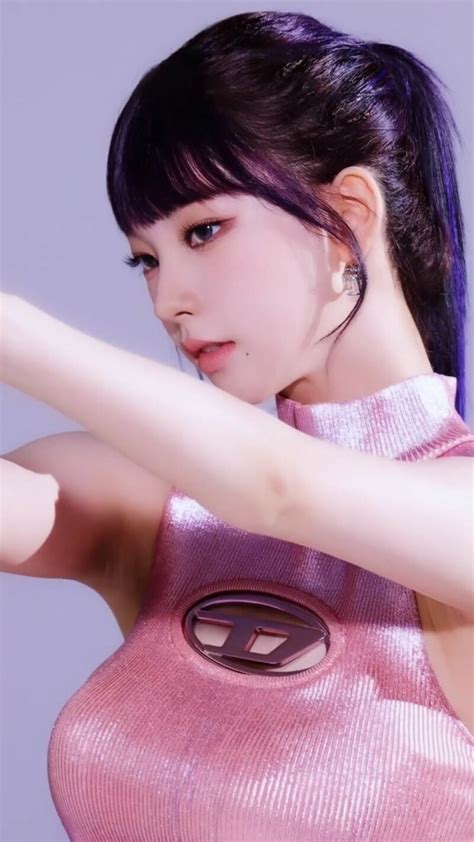 잡담 디젤 핑크원피스 카리나 보고 만든건가 인스티즈 instiz K POP 예능 카테고리