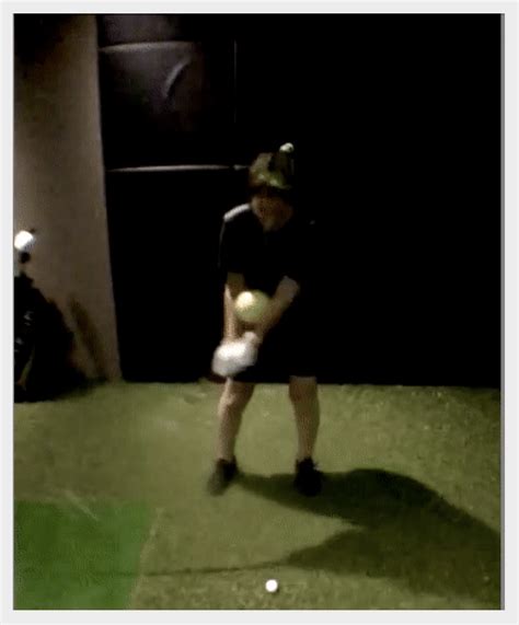 Rizap ゴルフ 2324｜鮎永麻琴