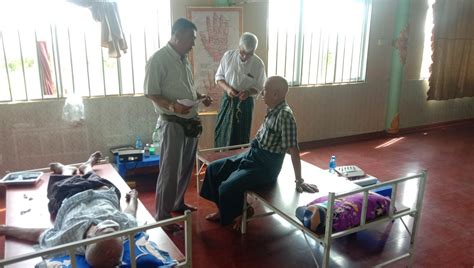 ကမ္ဘာ့အပ်စိုက်ကုနေ့နှင့် မြန်မာအပ်စိုက်ကုနေ့ကို ကြိုဆိုသောအားဖြင့် ရ