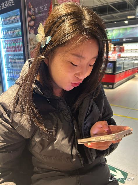 你有哪些无意间拍下的女孩照片，惊艳了众人？ 知乎