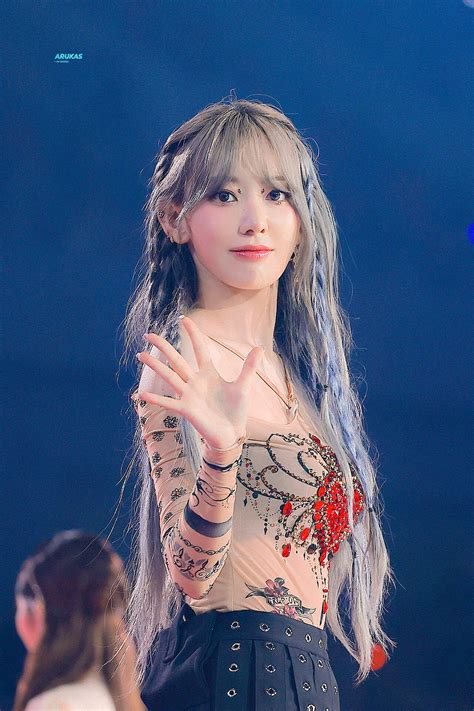 240106 Le Sserafim Sakura Raespleasingasiangirls