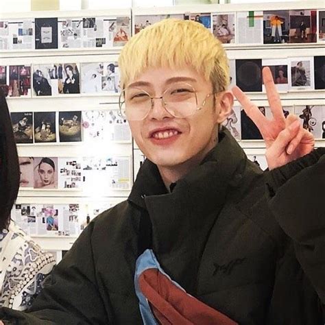 기리보이를 저장하는 인간 On Instagram 그만큼 노란 머리가 찰떡이라는 거지” Hart Rappers Hip Hop Korean Random Memes