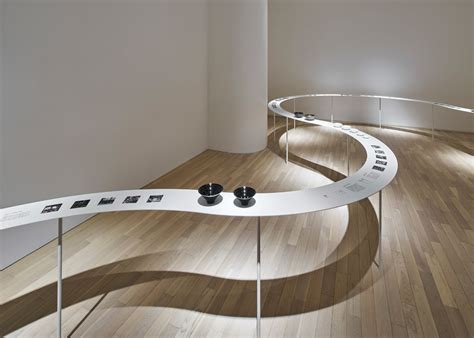 Nendo Designs Sinuous Display For Tokyo Tableware Exhibition