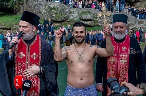 Пливање за Часни крст у Подгорици Flickr