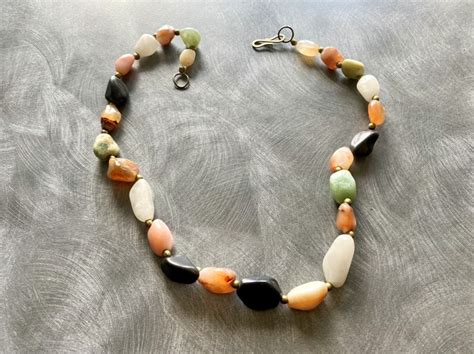 Бусы из натуральных камушков в дар Москва Дарудар