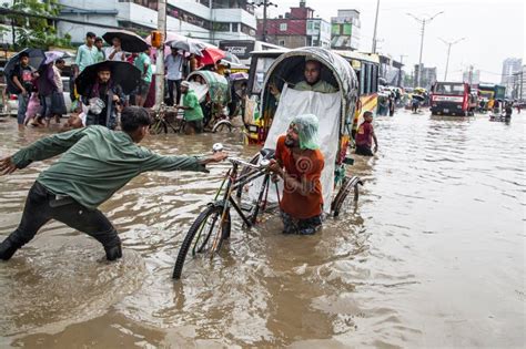 Vast Areas Flooded In Chittagong Editorial Image Image Of Street Water 286262790