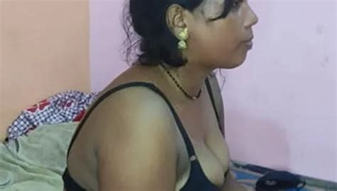 Indian Bhabhi Ko Fudi Chaat Ke Pela Desi Bhabhi Ko Fudi Chaat Ke Pela
