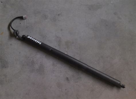 JEEP GRAND CHEROKEE WK2 SRT SIŁOWNIK KLAPY ELEKTR - 8687315450 ...