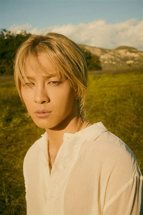 노을 속에서 5년 만에 다시 떠오른 가수 ‘태양