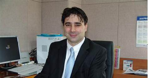 대학강단 선 프랑스 제빵사