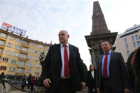 Съюзът на съдиите Иван Гешев Борислав Сарафов Ясен Тодоров да бъдат отстранени незабавно