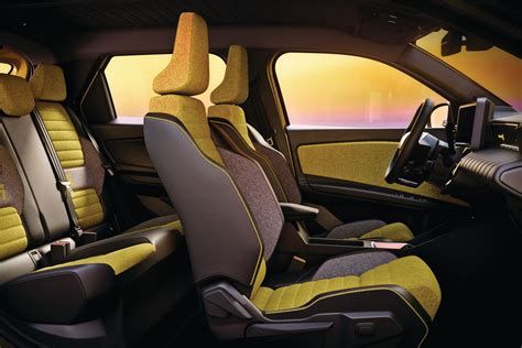 Renault 5 E-Tech electric 70 kW - tech specs and prices | EVspecs