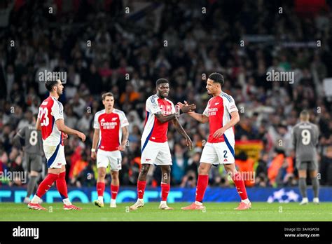 Players Celebrate At The End Of Arsenals 3 0 Victory In The Uefa