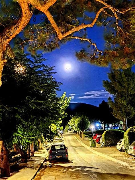 უსასრულო სამყარო Home Facebook