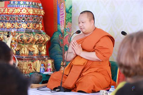 กิจกรรมจิตอาสาบำเพ็ญประโยชน์ โครงการสืบสานประเพณีสงกรานต์ 2566 กองกลาง สำนักงานอธิการบดี