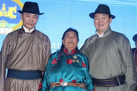 ТӨРИЙН ДЭЭД ОДОН МЕДАЛЬ ГАРДУУЛЛАА