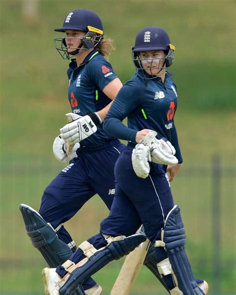 Tammy Beaumont On Instagram When Amy Says Dont Look Now But On A Serious Note I Had The