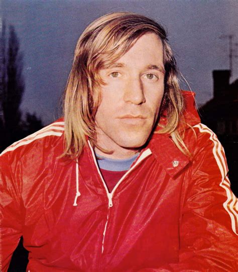 Download Professional Football Player Günter Netzer Retro Wallpaper