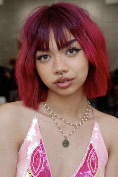 Trendy Fringe Haircuts And Hairstyles For Women To Try Your Classy Look