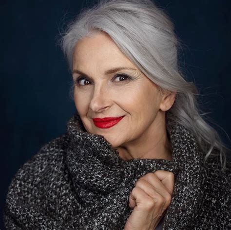 Модерни прически и стилове за зимата 2021 за зрели жени За Жената