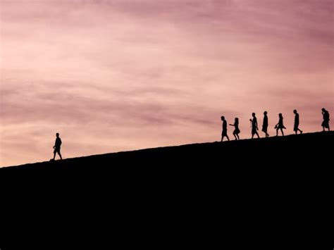10 Characteristics Of Shallow People And How To Spot One