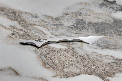 The Splinter Scalpel Leather Straps