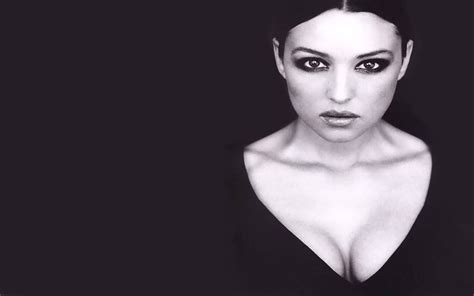 Monica Bellucci Wallpaper Hd 47 Pictures Wallpaperset