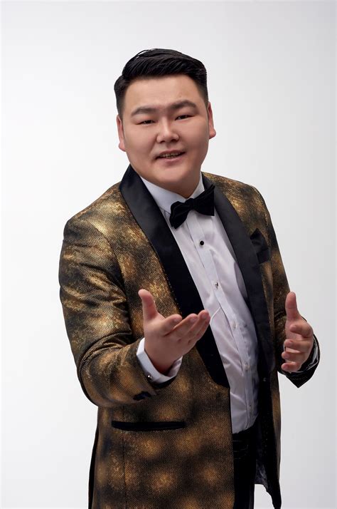 Нутгийн зон олон та бүхнийг хүрэлцэн ирж хандивын аянд нэгдэхийг уриалж байна Хөтлөгч Дуучин