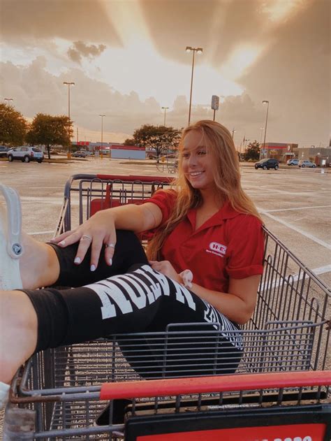 Pin By David Jeffrey On Abigail Photo Session Insta Photo Ideas Insta Pic Pic Pose