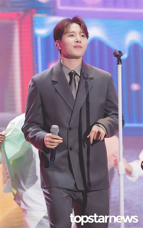 [hd포토] 고막소년단 김민석 멜로망스 ‘진지한 데뷔 무대 데뷔 쇼케이스 최규석 기자 톱스타뉴스