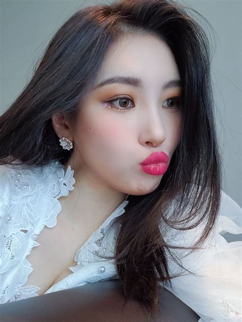 선미 Sunmi On Twitter [ Miyapic📸] 뽀라삐빰🤟 외치는 선미만 봐도 더위가 싹 가시고 피로가 다 풀린다는 것이 학계의 정설🙊 오늘도 어김없이 큰