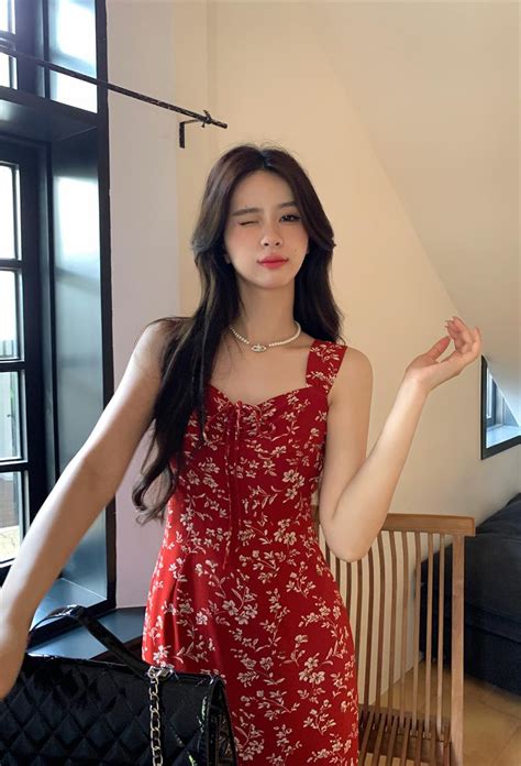 폴시띠아 하트넥 뷔에스트 민소매 셔링 스트랩 플라워 핀턱 뒷트임 H라인 미디 롱 원피스 치마 여름 시원한 레드 드레스 해외여행룩 바캉스룩 시선강탈 데일리룩