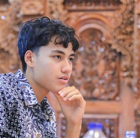 Rafael Struick Gambar Pacar Penyimpanan Foto Gambar Estetika