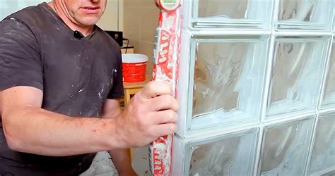 Как сделать перегородку из стеклоблоков для зонирования квартиры? | DIY ...