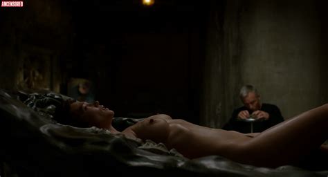 Léa Seydoux Nue Dans Crimes Of The Future