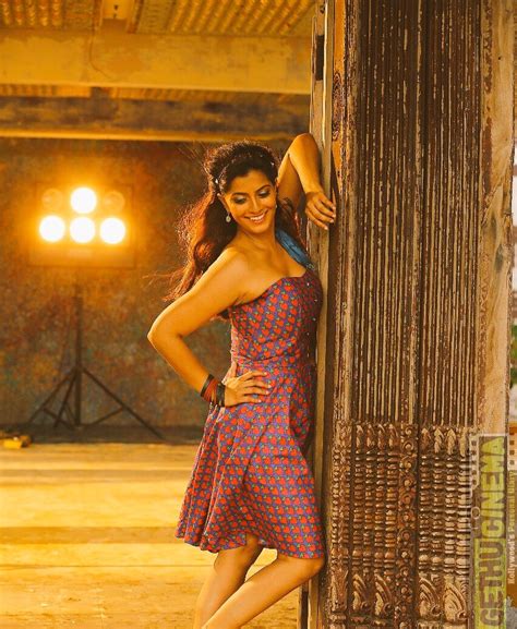 Actress Varalaxmi Sarathkumar Hd Photo Shoot Gethu Cinema