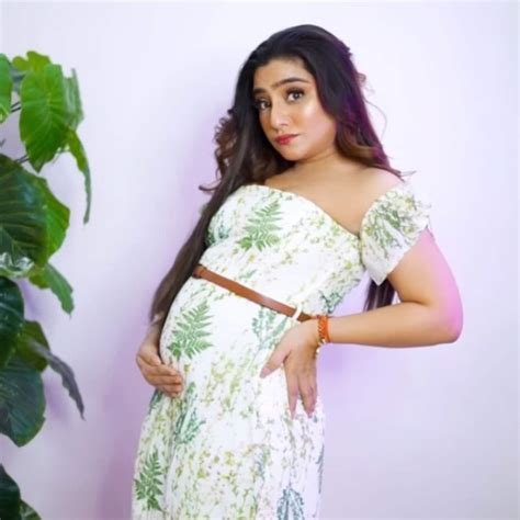 Balika Vadhu Actress Neha Marda Busts Pregnancy Myths Netizens