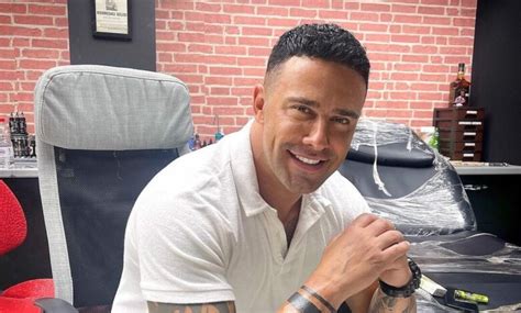 Robert Berisha Publikon Pamje Me Të Dashurën E Re Alsat