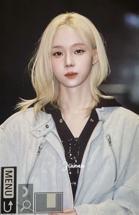 더쿠 일본 슴콘 일정차 출국한 윈터의 미녀 달란트