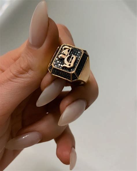 שינקין 37 תל אביב Maya Geller רחוב שֶׁיְנְקִין תל אביב